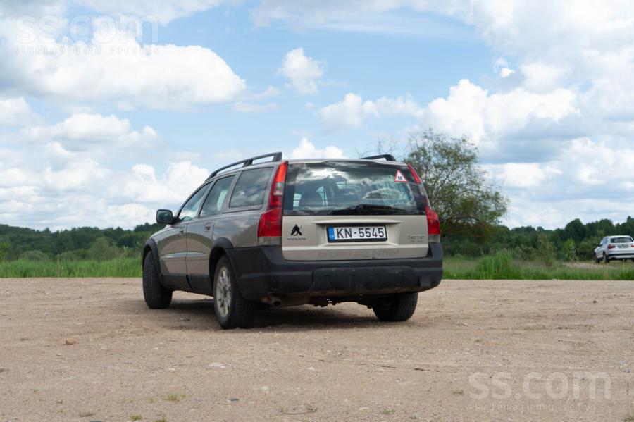 Volvo XC70 2003 Daugavpils, ar dzinēja tilpumu 2.40 L un nobraukumu 311 tūkst. km par 3800 €, foto 5 vietnē AUTOMOTO.COM.LV