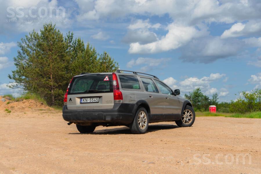Volvo XC70 2003 Daugavpils, ar dzinēja tilpumu 2.40 L un nobraukumu 311 tūkst. km par 3800 €, foto 6 vietnē AUTOMOTO.COM.LV