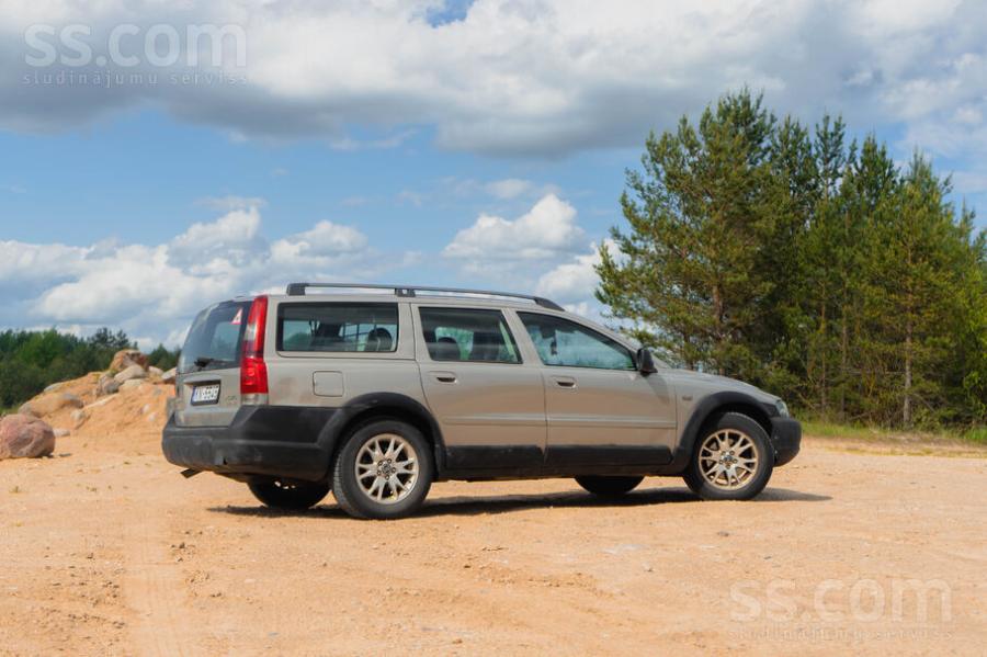 Volvo XC70 2003 Daugavpils, ar dzinēja tilpumu 2.40 L un nobraukumu 311 tūkst. km par 3800 €, foto 7 vietnē AUTOMOTO.COM.LV