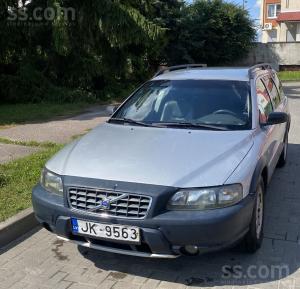 Volvo XC70 2003 Rīga, ar dzinēja tilpumu 2.40 L un nobraukumu 370 tūkst. km par 2500 €, foto 1 vietnē AUTOMOTO.COM.LV