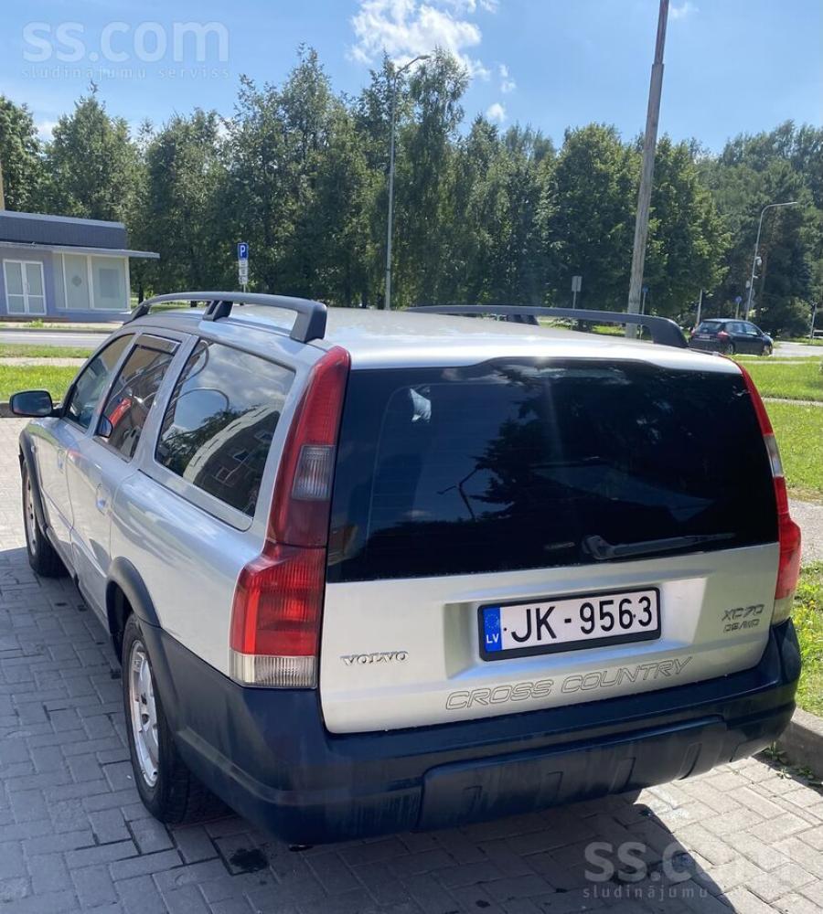 Volvo XC70 2003 Rīga, ar dzinēja tilpumu 2.40 L un nobraukumu 370 tūkst. km par 2500 €, foto 3 vietnē AUTOMOTO.COM.LV