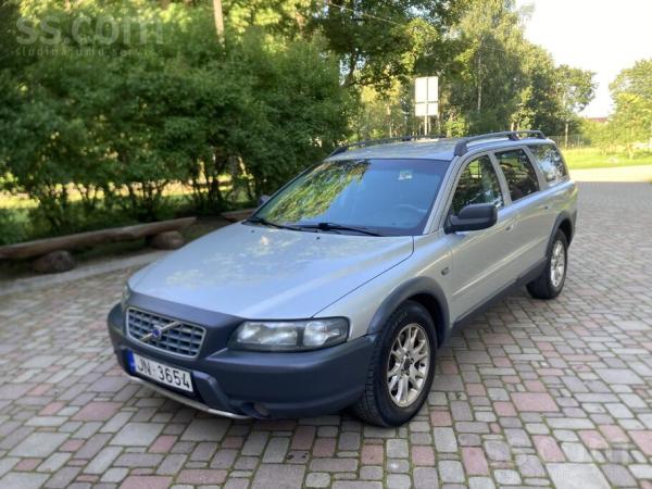 Volvo XC70 2003 in Jelgava, with an engine capacity of 2.40 L and mileage of 435 thousand km for 2450 €, photo 3 on AUTOMOTO.COM.LV