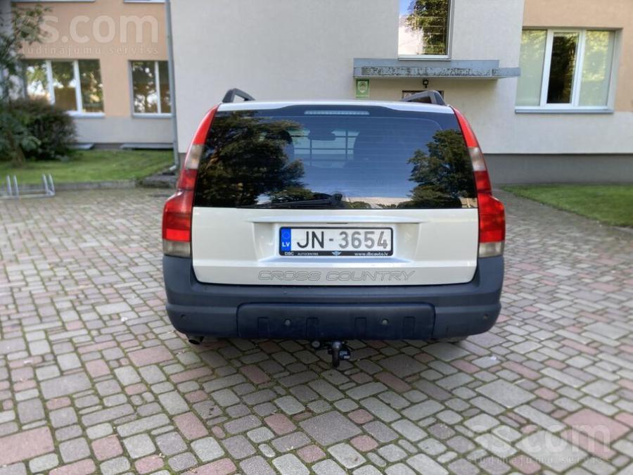 Volvo XC70 2003 in Jelgava, with an engine capacity of 2.40 L and mileage of 435 thousand km for 2450 €, photo 5 on AUTOMOTO.COM.LV