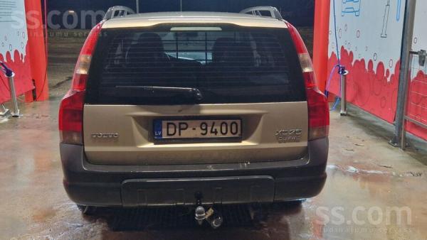 Volvo XC70 2003 Rīga, ar dzinēja tilpumu 2.40 L un nobraukumu 0 tūkst. km par 1850 €, foto 3 vietnē AUTOMOTO.COM.LV