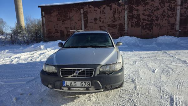 Volvo XC70 2003 Alīta, ar dzinēja tilpumu 2.40 L un nobraukumu 320 tūkst. km par 950 €, foto 3 vietnē AUTOMOTO.COM.LV