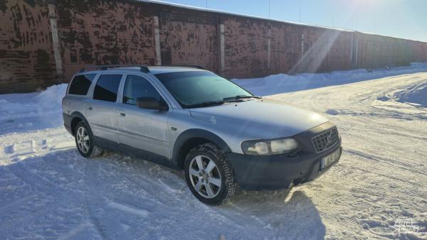 Volvo XC70 2003 Alīta, ar dzinēja tilpumu 2.40 L un nobraukumu 320 tūkst. km par 950 €, foto 4 vietnē AUTOMOTO.COM.LV