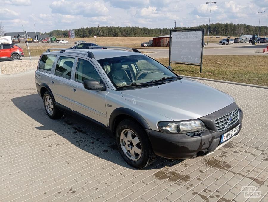 Volvo XC70 2003 in Moletai, with an engine capacity of 2.40 L and mileage of 353 thousand km for 1987 €, photo 3 on AUTOMOTO.COM.LV