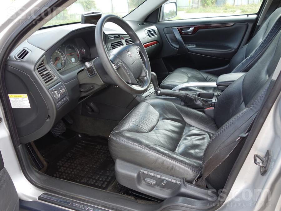 Volvo XC70 2003 in Riga, with an engine capacity of 2.40 L and mileage of 0 thousand km for 2450 €, photo 7 on AUTOMOTO.COM.LV