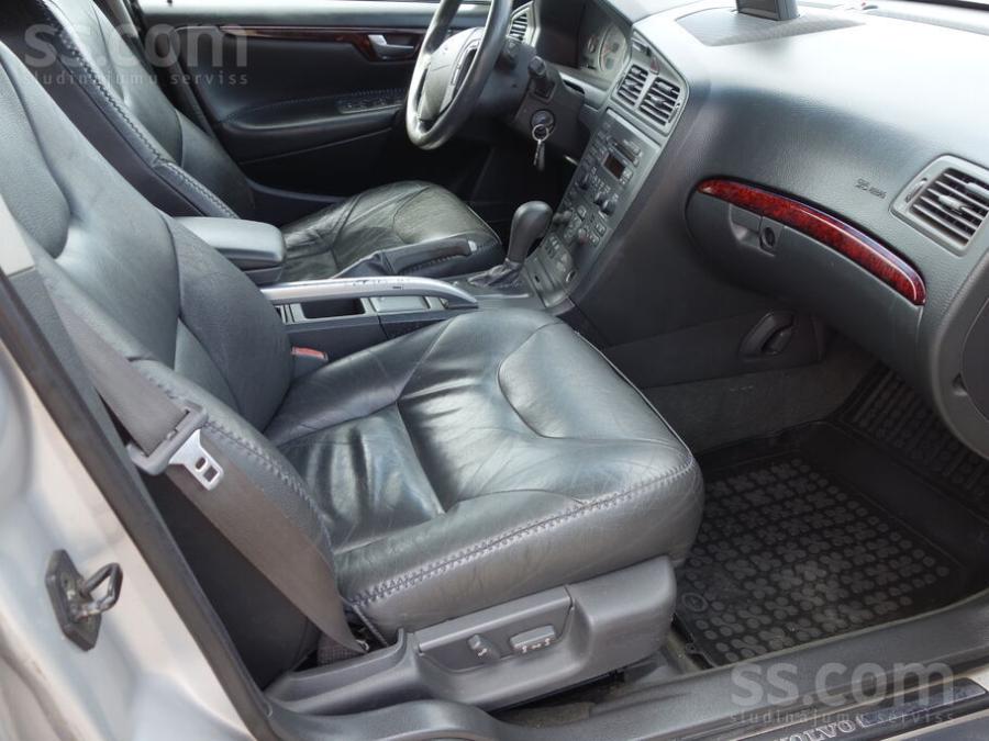 Volvo XC70 2003 in Riga, with an engine capacity of 2.40 L and mileage of 0 thousand km for 2450 €, photo 18 on AUTOMOTO.COM.LV