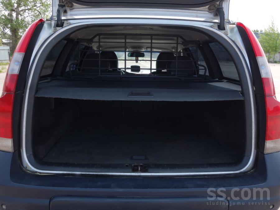 Volvo XC70 2003 in Riga, with an engine capacity of 2.40 L and mileage of 0 thousand km for 2450 €, photo 23 on AUTOMOTO.COM.LV