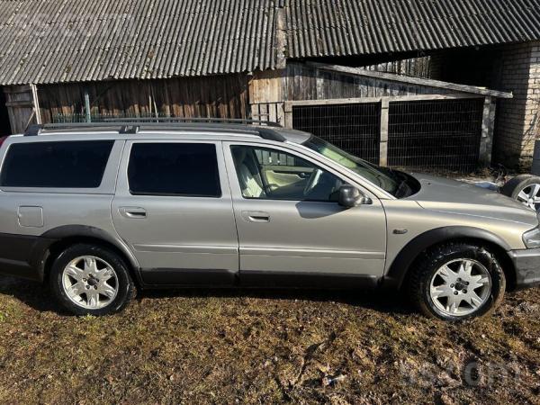 Volvo XC70 2003 in Rezekne, with an engine capacity of 2.40 L and mileage of 432 thousand km for 2100 €, photo 8 on AUTOMOTO.COM.LV