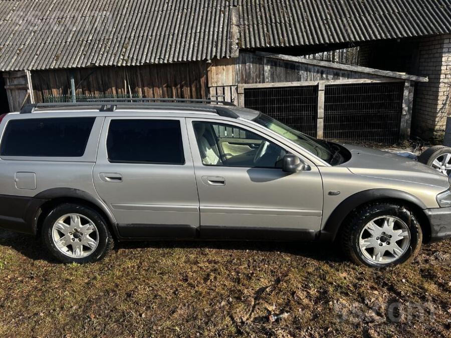 Volvo XC70 2003 in Rezekne, with an engine capacity of 2.40 L and mileage of 432 thousand km for 2100 €, photo 9 on AUTOMOTO.COM.LV