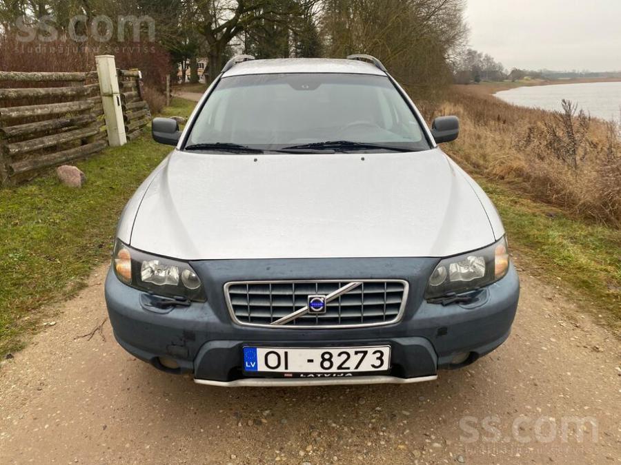 Volvo XC70 2004 in Riga, with an engine capacity of 2.40 L and mileage of 421 thousand km for 2650 €, photo 2 on AUTOMOTO.COM.LV