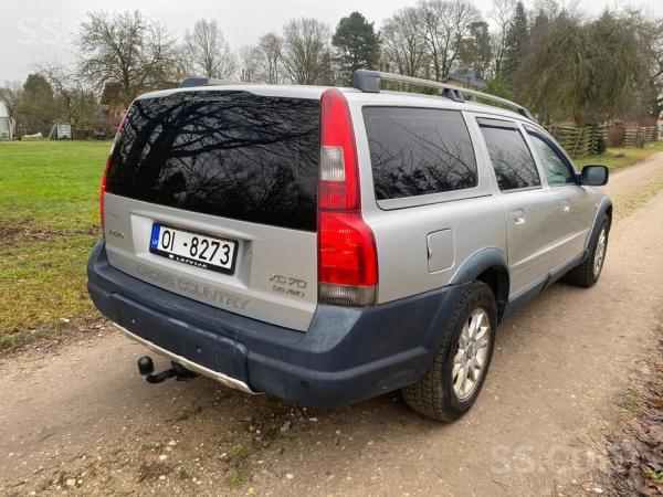 Volvo XC70 2004 in Riga, with an engine capacity of 2.40 L and mileage of 421 thousand km for 2650 €, photo 4 on AUTOMOTO.COM.LV