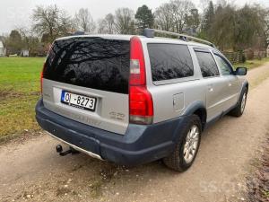 Volvo XC70 2004 in Riga, with an engine capacity of 2.40 L and mileage of 421 thousand km for 2650 €, photo 4 on AUTOMOTO.COM.LV