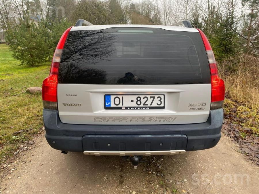Volvo XC70 2004 in Riga, with an engine capacity of 2.40 L and mileage of 421 thousand km for 2650 €, photo 5 on AUTOMOTO.COM.LV