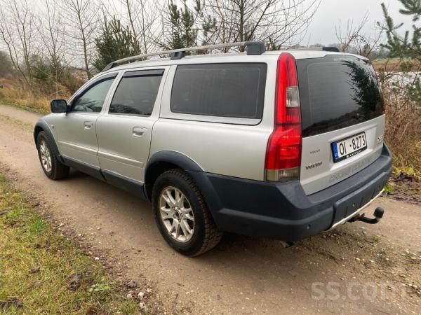Volvo XC70 2004 in Riga, with an engine capacity of 2.40 L and mileage of 421 thousand km for 2650 €, photo 6 on AUTOMOTO.COM.LV