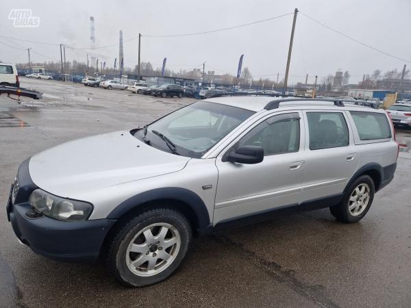 Volvo XC70 2004 in Panevezys, with an engine capacity of 2.40 L and mileage of 331 thousand km for 1600 €, photo 3 on AUTOMOTO.COM.LV
