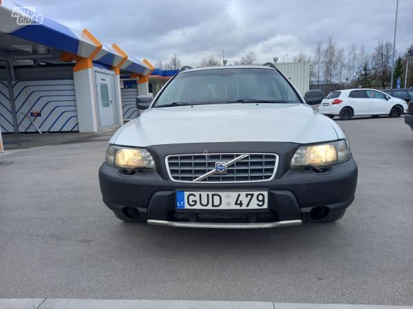 Volvo XC70 2004 in Salcininkai, with an engine capacity of 2.40 L and mileage of 300 thousand km for 2000 €, photo 1 on AUTOMOTO.COM.LV