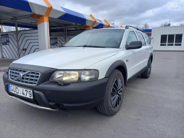 Volvo XC70 2004 in Salcininkai, with an engine capacity of 2.40 L and mileage of 300 thousand km for 2000 €, photo 2 on AUTOMOTO.COM.LV