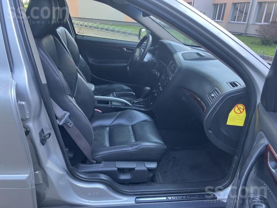 Volvo XC70 2004 Jelgava, ar dzinēja tilpumu 2.40 L un nobraukumu 401 tūkst. km par 2450 €, foto 15 vietnē AUTOMOTO.COM.LV