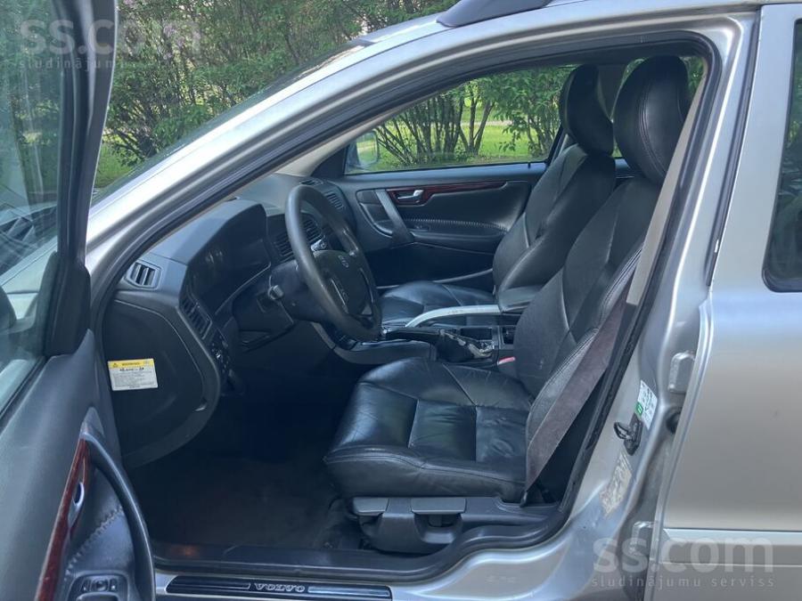 Volvo XC70 2004 Jelgava, ar dzinēja tilpumu 2.40 L un nobraukumu 401 tūkst. km par 2450 €, foto 16 vietnē AUTOMOTO.COM.LV