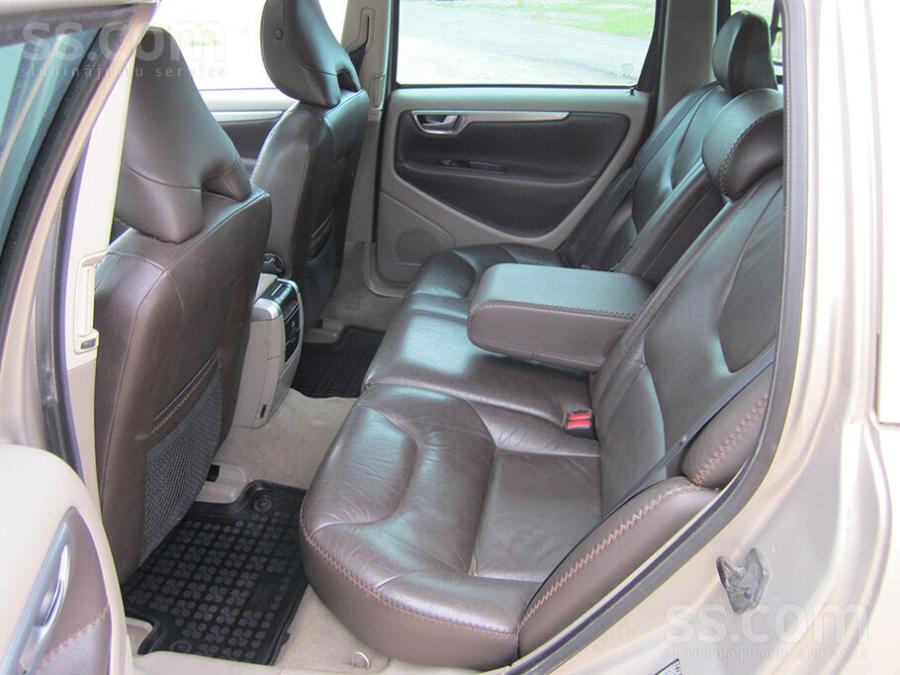 Volvo XC70 2004 Rīga, ar dzinēja tilpumu 2.40 L un nobraukumu 0 tūkst. km par 3250 €, foto 8 vietnē AUTOMOTO.COM.LV