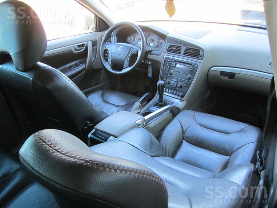 Volvo XC70 2004 Rīga, ar dzinēja tilpumu 2.40 L un nobraukumu 0 tūkst. km par 3250 €, foto 11 vietnē AUTOMOTO.COM.LV