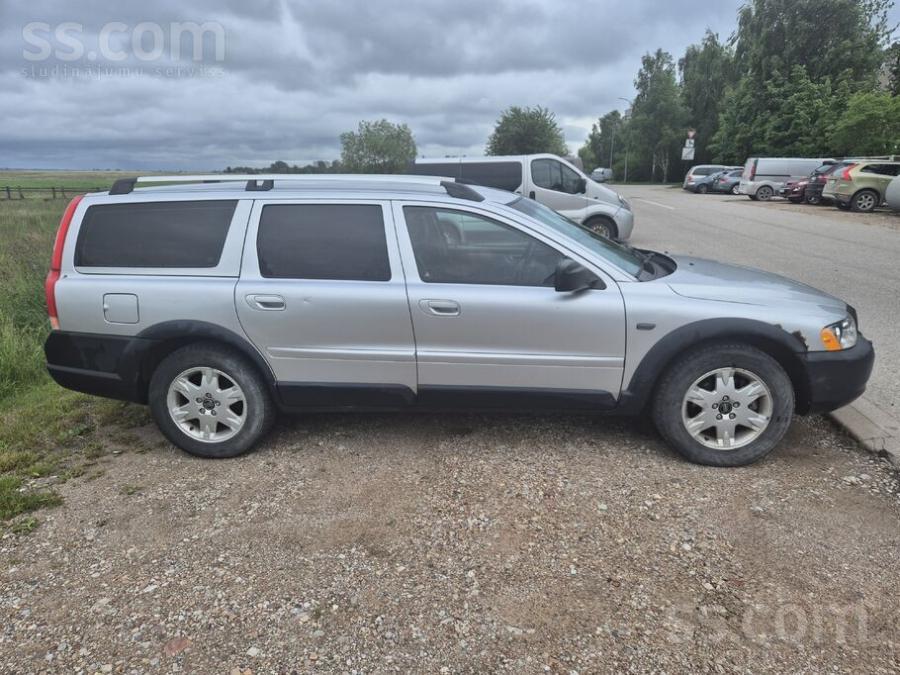 Volvo XC70 2004 Liepāja, ar dzinēja tilpumu 2.40 L un nobraukumu 530 tūkst. km par 2200 €, foto 5 vietnē AUTOMOTO.COM.LV