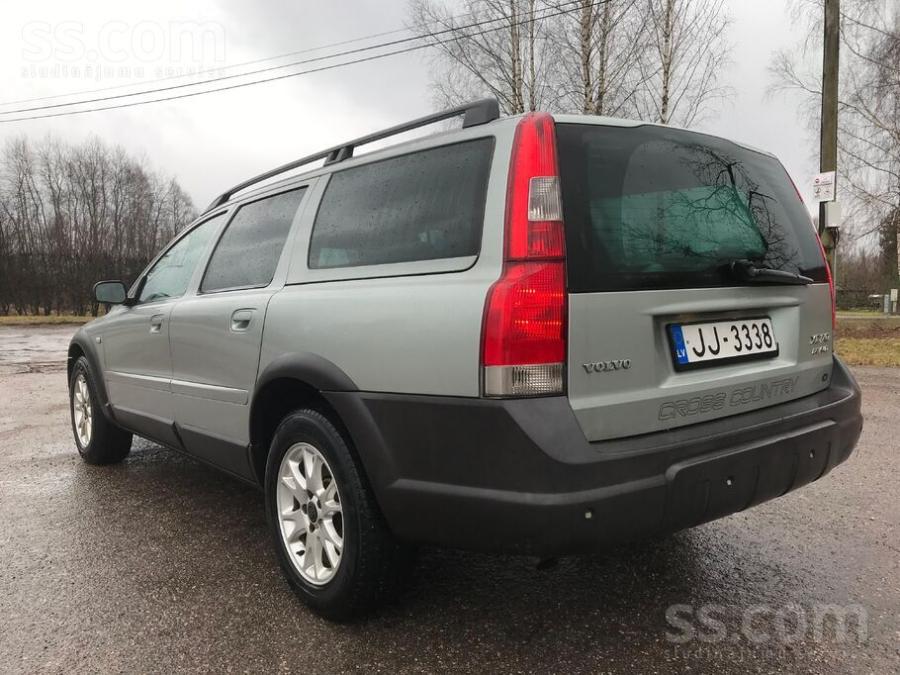Вольво ХС70 2004 в Рига, объемом двигателя 2.40 л и пробегом 450 тыс. км за 3000 €, фото 3 на AUTOMOTO.COM.LV