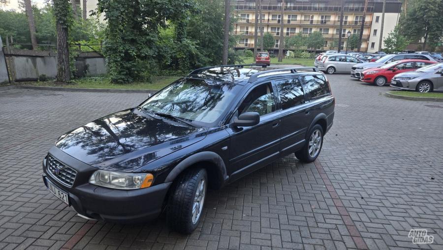 Volvo XC70 2004 in Prienai, with an engine capacity of 2.40 L and mileage of 423 thousand km for 1950 €, photo 3 on AUTOMOTO.COM.LV