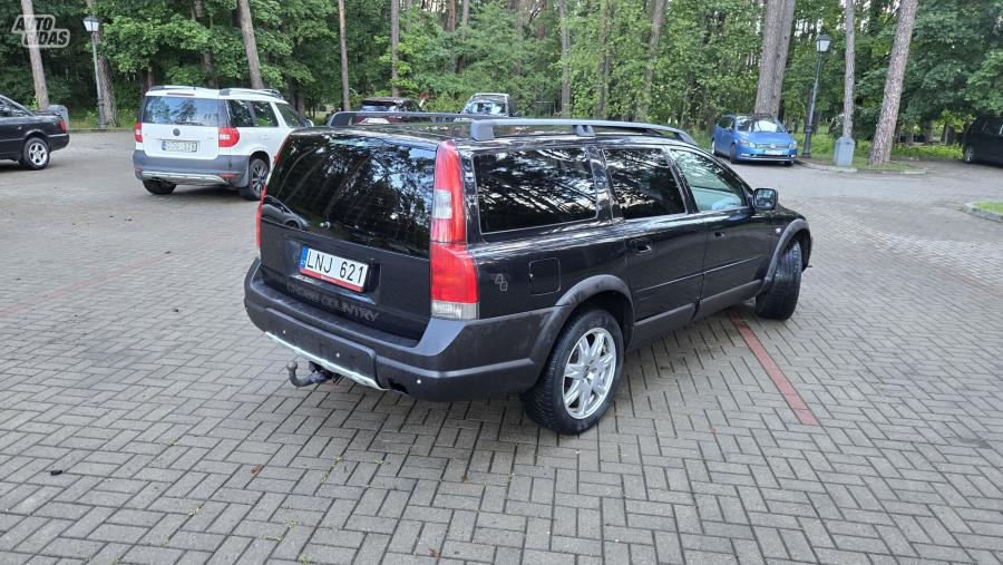 Volvo XC70 2004 in Prienai, with an engine capacity of 2.40 L and mileage of 423 thousand km for 1950 €, photo 5 on AUTOMOTO.COM.LV