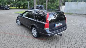 Volvo XC70 2004 in Prienai, with an engine capacity of 2.40 L and mileage of 423 thousand km for 1950 €, photo 8 on AUTOMOTO.COM.LV