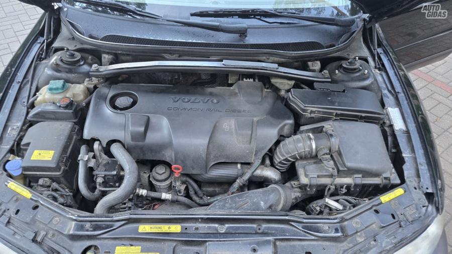 Volvo XC70 2004 in Prienai, with an engine capacity of 2.40 L and mileage of 423 thousand km for 1950 €, photo 12 on AUTOMOTO.COM.LV
