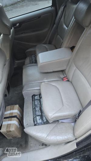 Volvo XC70 2004 in Prienai, with an engine capacity of 2.40 L and mileage of 423 thousand km for 1950 €, photo 13 on AUTOMOTO.COM.LV