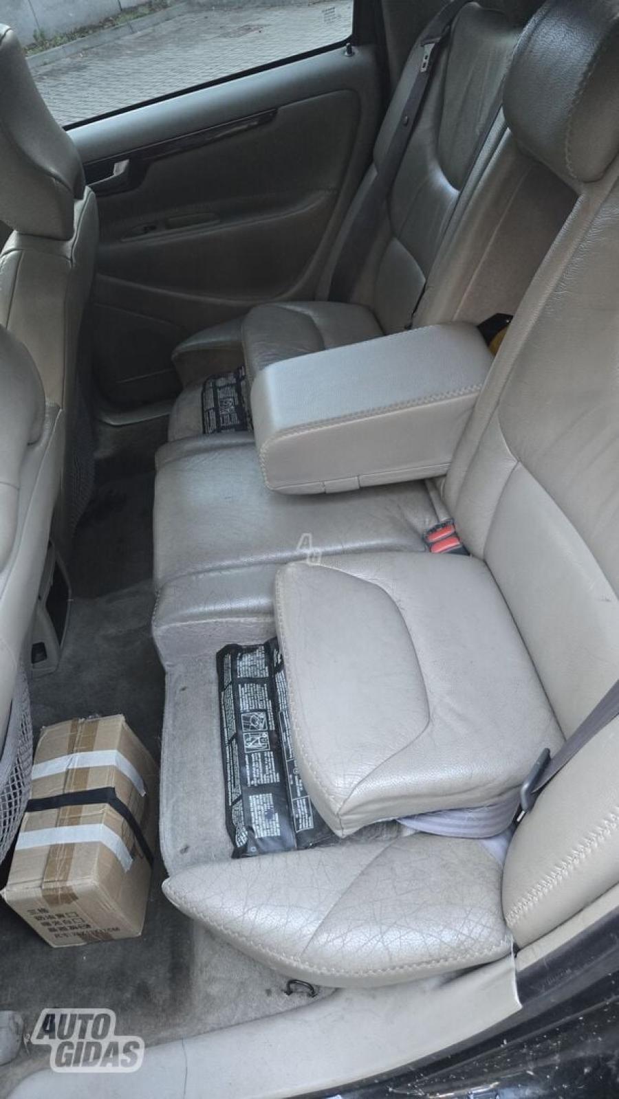 Volvo XC70 2004 in Prienai, with an engine capacity of 2.40 L and mileage of 423 thousand km for 1950 €, photo 13 on AUTOMOTO.COM.LV