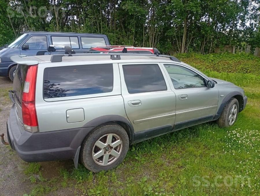 Вольво ХС70 2004 в Лиепая, объемом двигателя 2.40 л и пробегом 491 тыс. км за 1100 €, фото 3 на AUTOMOTO.COM.LV