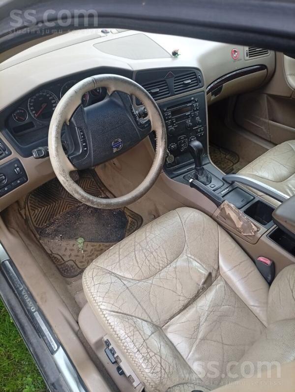 Volvo XC70 2004 Liepāja, ar dzinēja tilpumu 2.40 L un nobraukumu 491 tūkst. km par 1100 €, foto 4 vietnē AUTOMOTO.COM.LV