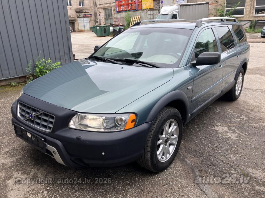 Volvo XC70 2004 in Tartu, with an engine capacity of 2.50 L and mileage of 208 thousand km for 4900 €, photo 1 on AUTOMOTO.COM.LV
