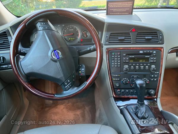 Volvo XC70 2004 in Tartu, with an engine capacity of 2.50 L and mileage of 208 thousand km for 4900 €, photo 4 on AUTOMOTO.COM.LV