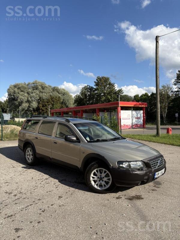 Volvo XC70 2004 in Talsi, with an engine capacity of 2.40 L and mileage of 475 thousand km for 2150 €, photo 3 on AUTOMOTO.COM.LV