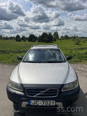 Volvo XC70 2005 in Riga, with an engine capacity of 2.40 L and mileage of 332 thousand km for 3450 €, photo 2 on AUTOMOTO.COM.LV