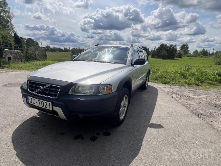 Volvo XC70 2005 in Riga, with an engine capacity of 2.40 L and mileage of 332 thousand km for 3450 €, photo 4 on AUTOMOTO.COM.LV