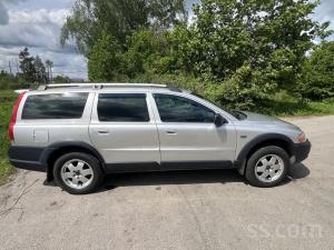 Volvo XC70 2005 in Riga, with an engine capacity of 2.40 L and mileage of 332 thousand km for 3450 €, photo 7 on AUTOMOTO.COM.LV