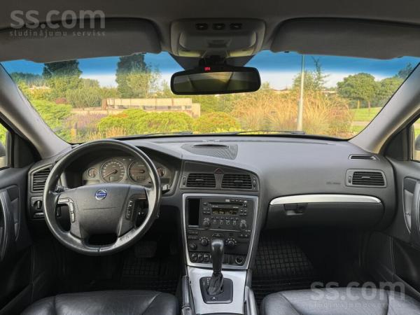 Volvo XC70 2005 Rīga, ar dzinēja tilpumu 2.40 L un nobraukumu 348 tūkst. km par 2700 €, foto 5 vietnē AUTOMOTO.COM.LV