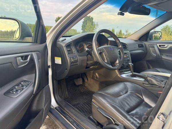 Volvo XC70 2005 Rīga, ar dzinēja tilpumu 2.40 L un nobraukumu 348 tūkst. km par 2700 €, foto 8 vietnē AUTOMOTO.COM.LV