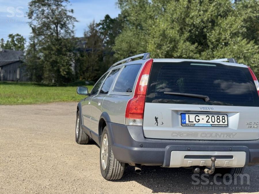 Volvo XC70 2005 in Jurmala, with an engine capacity of 2.40 L and mileage of 424 thousand km for 3100 €, photo 5 on AUTOMOTO.COM.LV