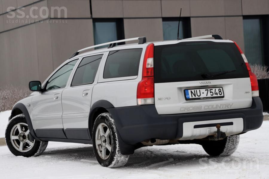 Volvo XC70 2005 in Tukums, with an engine capacity of 2.40 L and mileage of 317 thousand km for 2590 €, photo 5 on AUTOMOTO.COM.LV