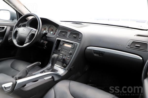 Volvo XC70 2005 Tukums, ar dzinēja tilpumu 2.40 L un nobraukumu 317 tūkst. km par 2590 €, foto 7 vietnē AUTOMOTO.COM.LV