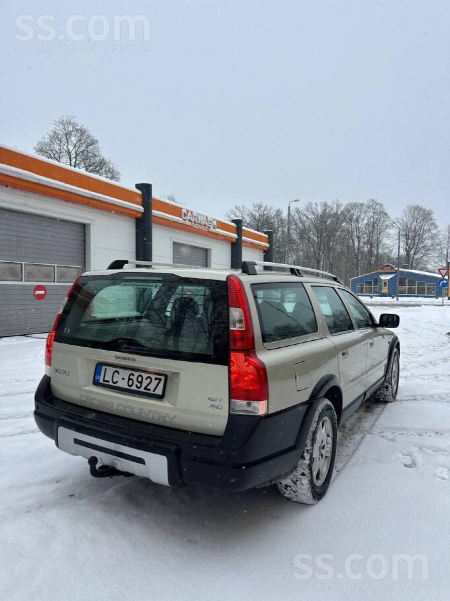 Volvo XC70 2005 Rīga, ar dzinēja tilpumu 2.50 L un nobraukumu 274 tūkst. km par 3800 €, foto 2 vietnē AUTOMOTO.COM.LV